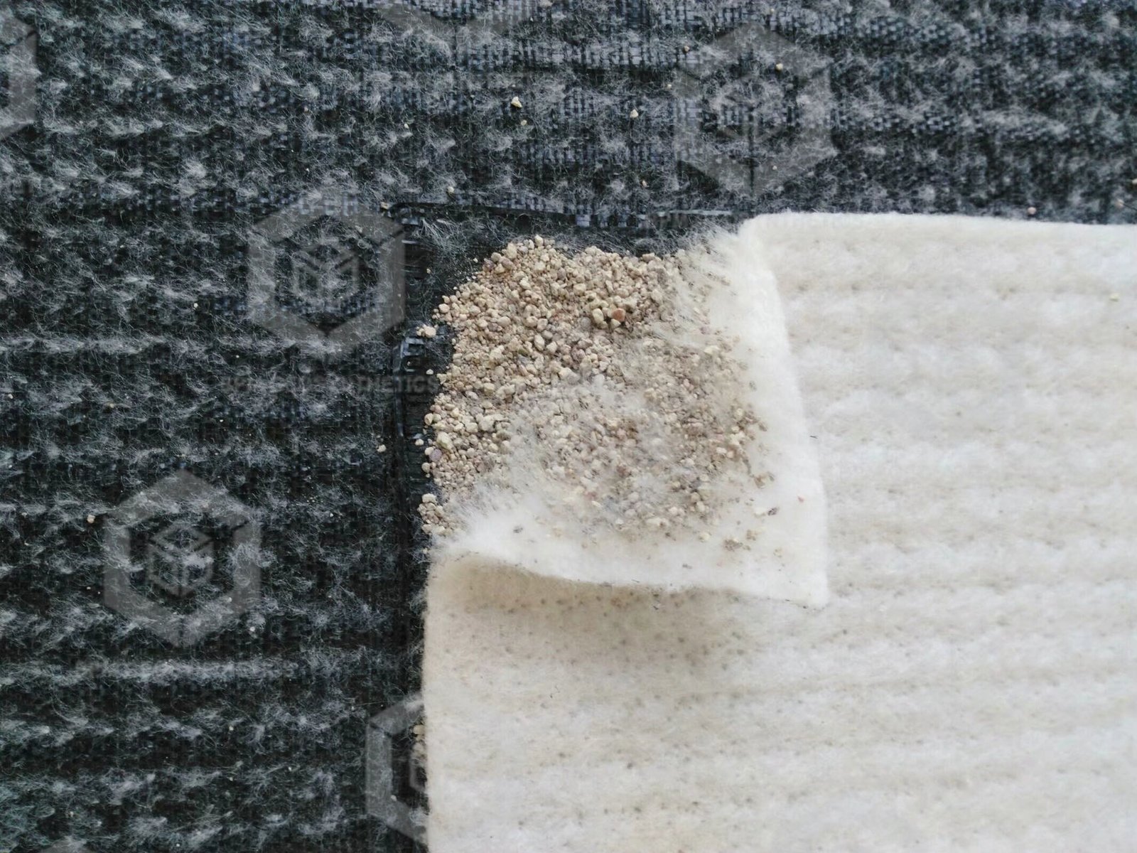 What is Geosynthetic clay liner and its Applications